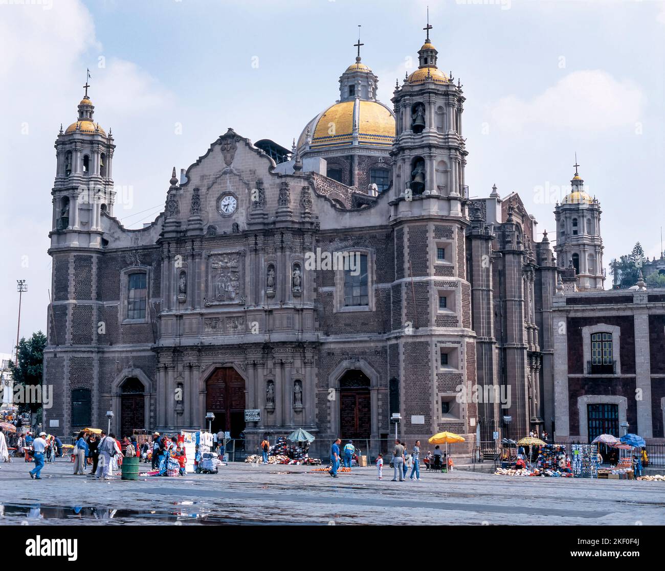 Mexican basilica hi-res stock photography and images - Alamy