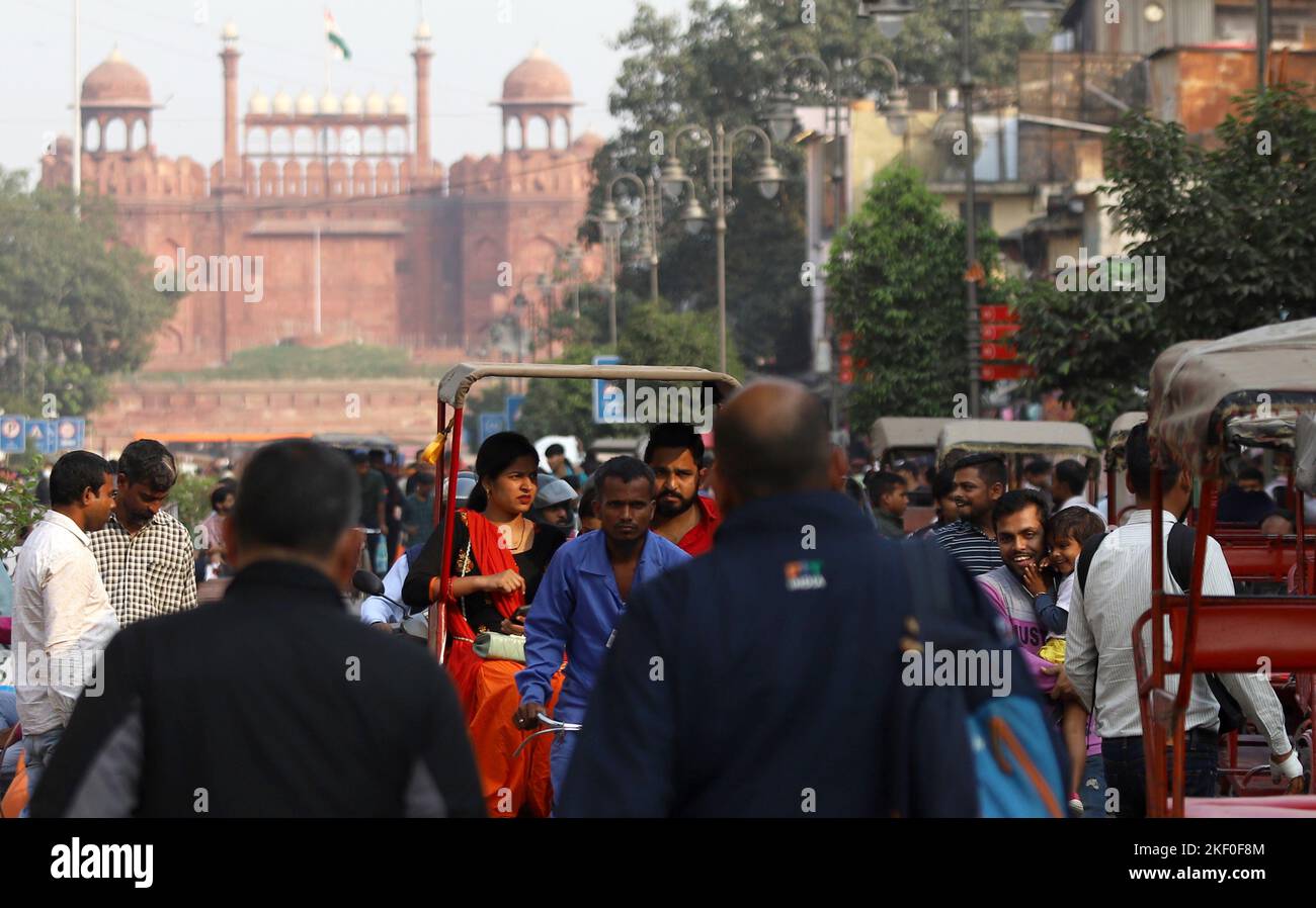 New Delhi, New Delhi, India. 15th Nov, 2022. People walks in a crowded ...
