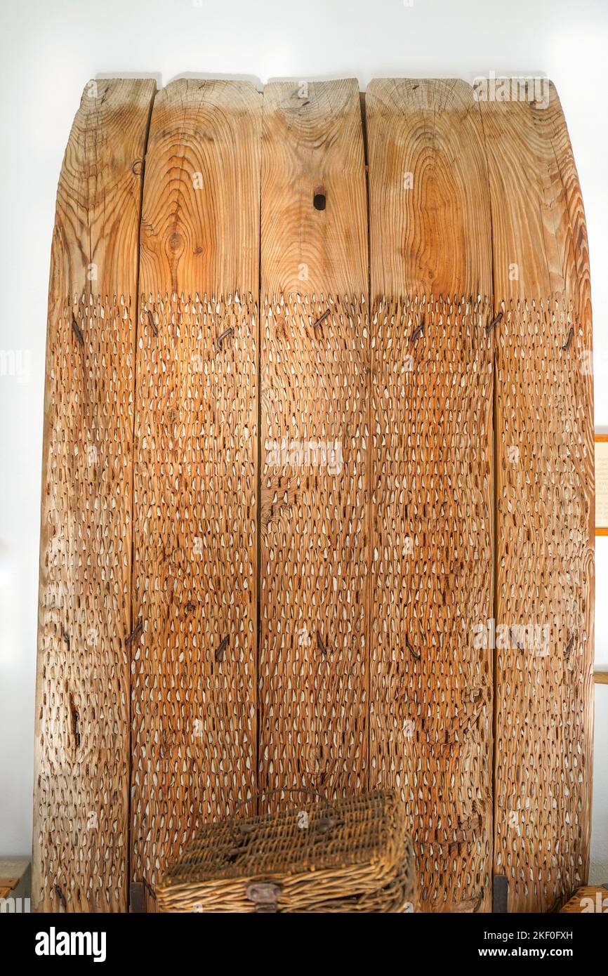 Threshing board with lithic flakes of vintage Spanish to separate ...