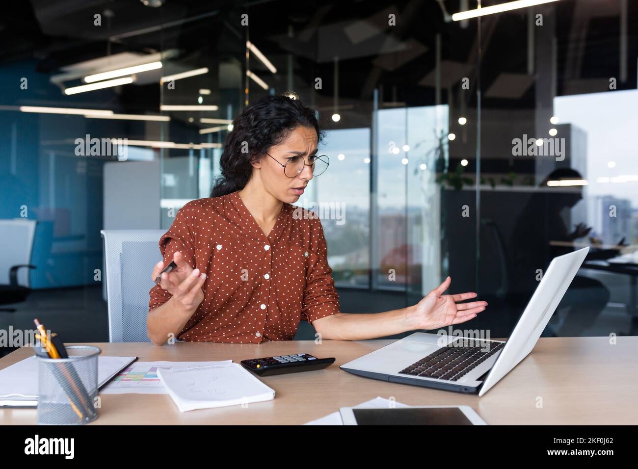 Businesswoman disappointed and sad at work, not happy with the result ...