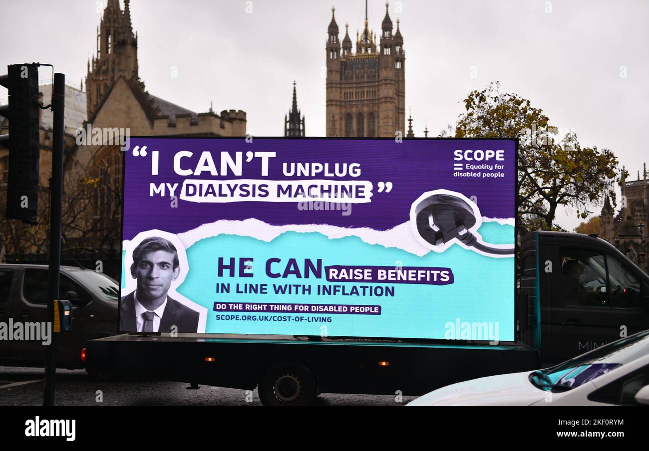 London, UK, 15th Nov 2022. A van carries a digital billboard, seen ...