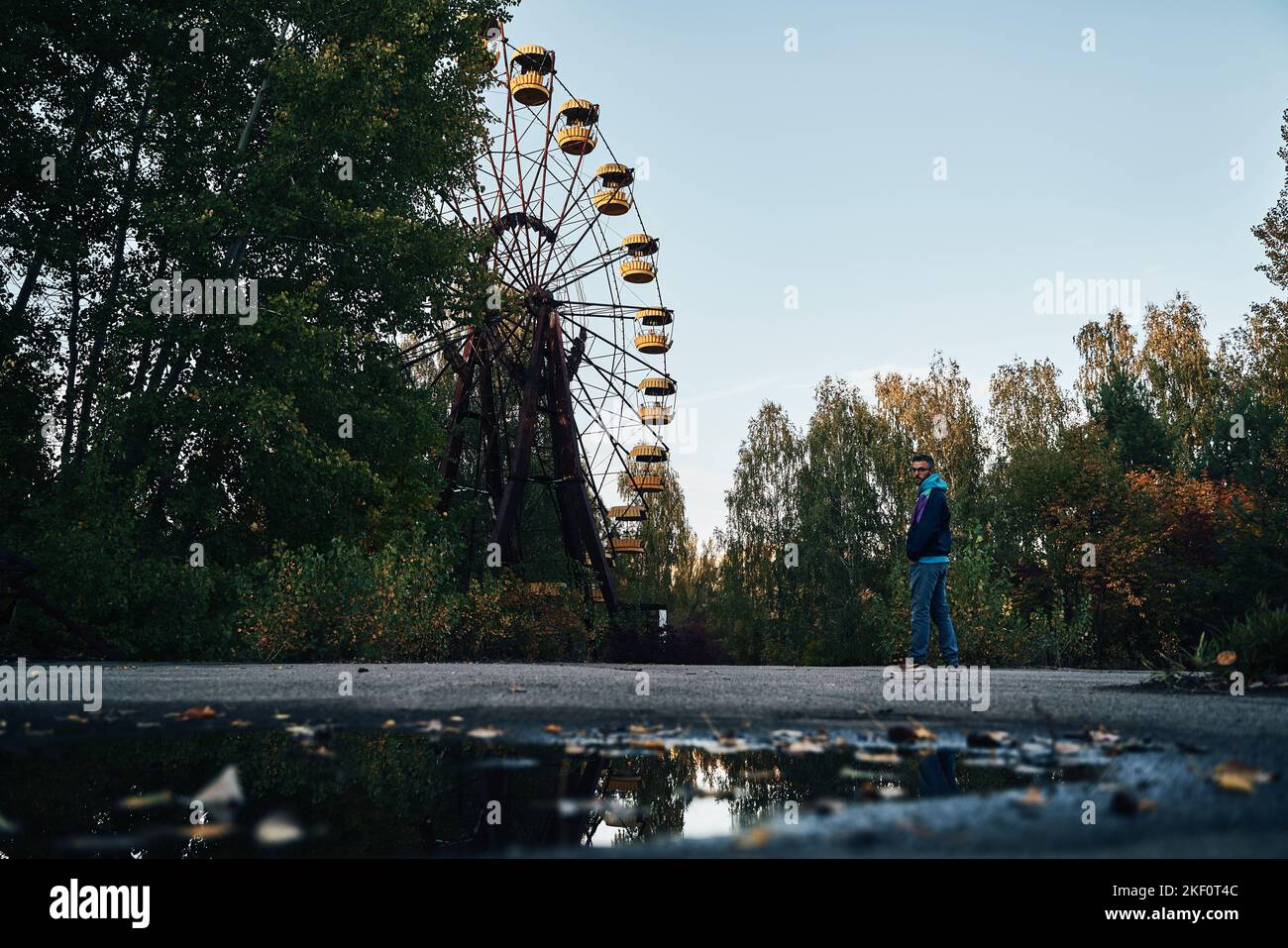 Chernobyl Ferries Wheel fairground - Autumn in Pripyat, Ukraine Stock ...