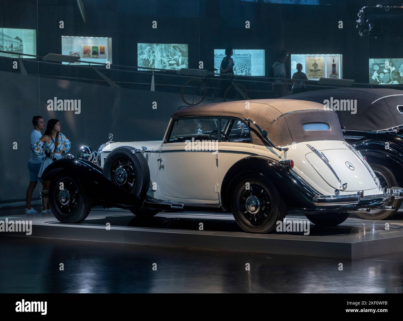 The Mercedes-Benz 500K (W29) grand touring car built by Mercedes-Benz ...