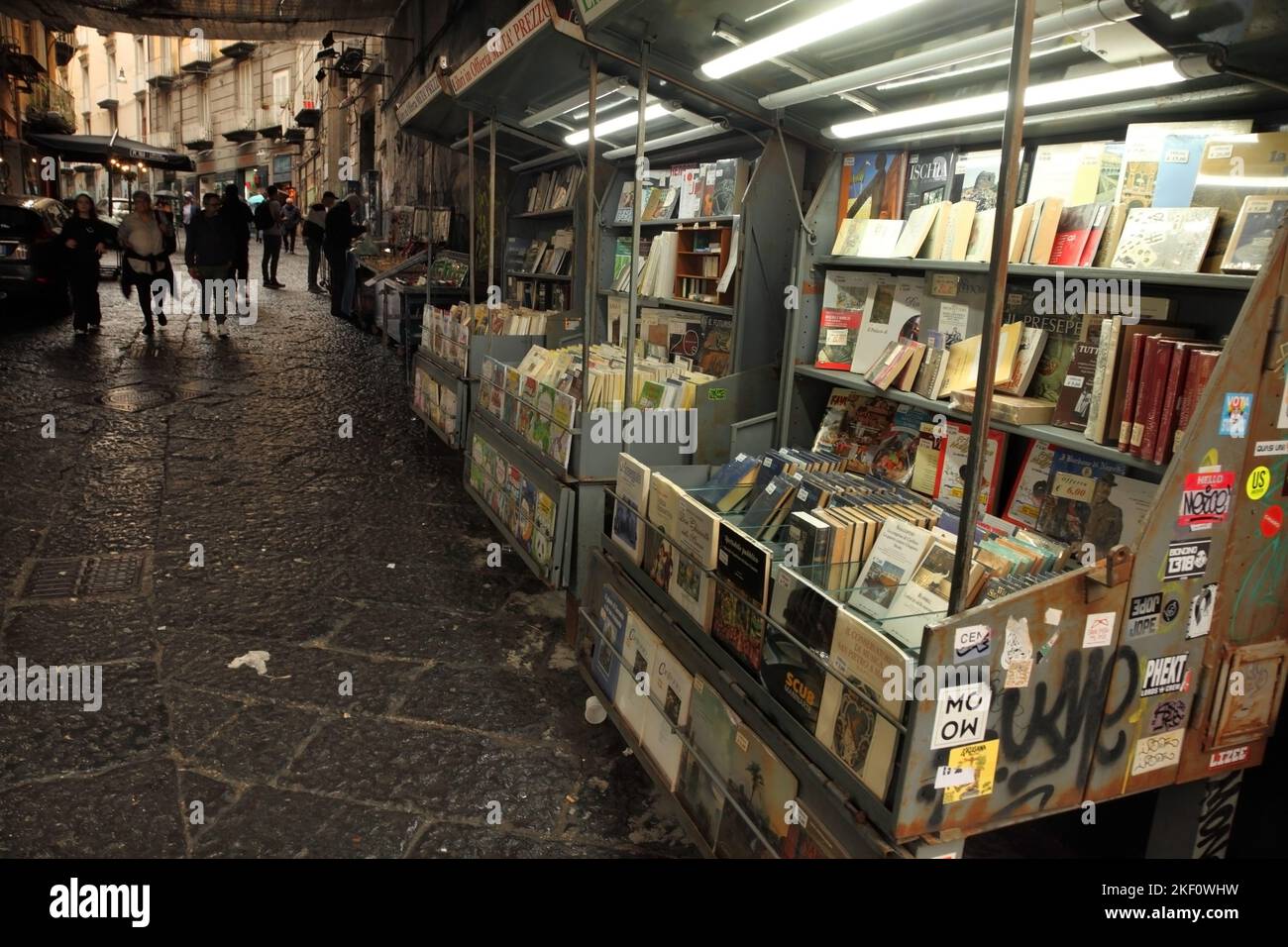 Book shops port hi-res stock photography and images - Alamy