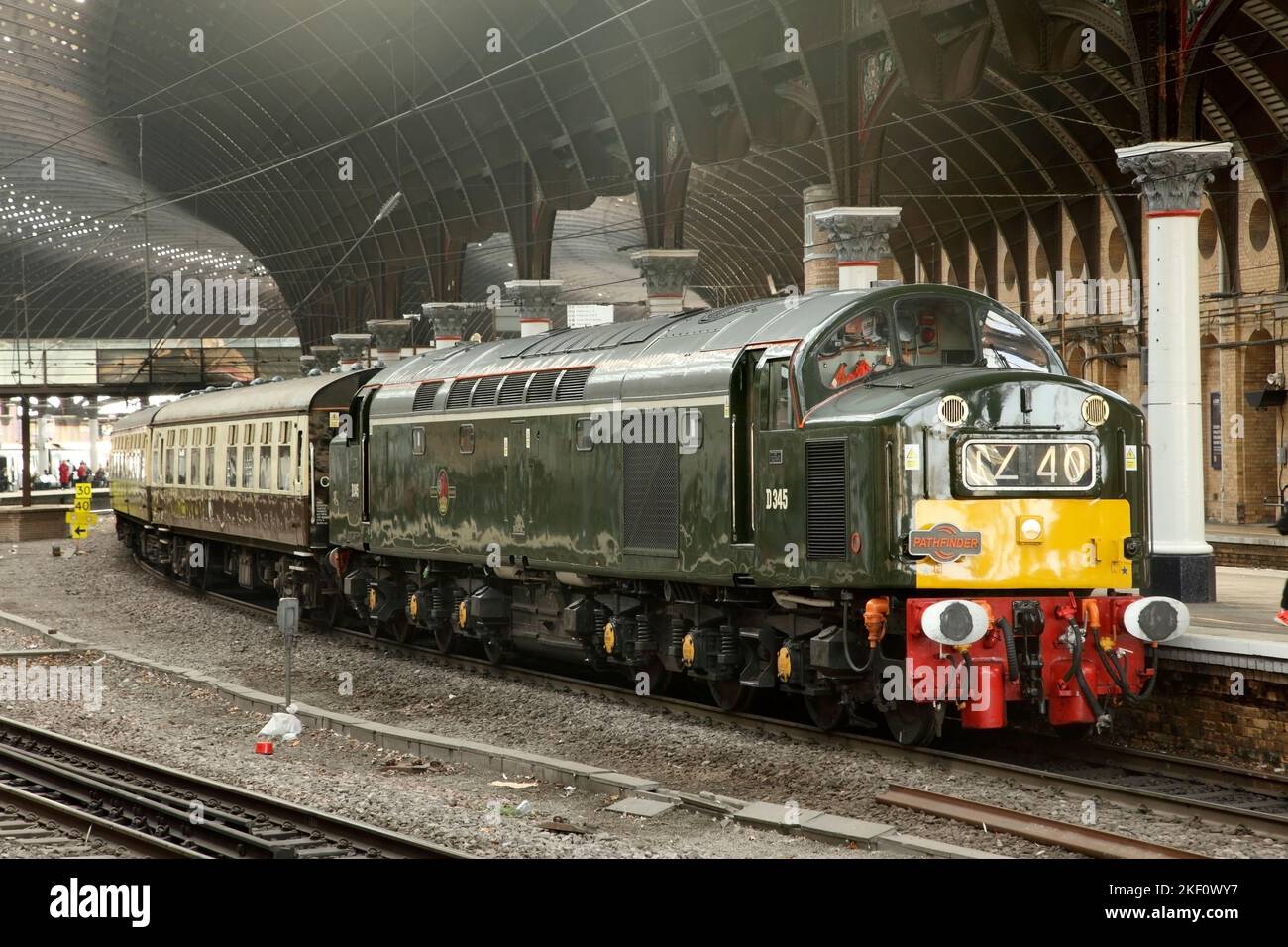 Heritage Class 40 diesel locomotive 40145 waits at York station with ...