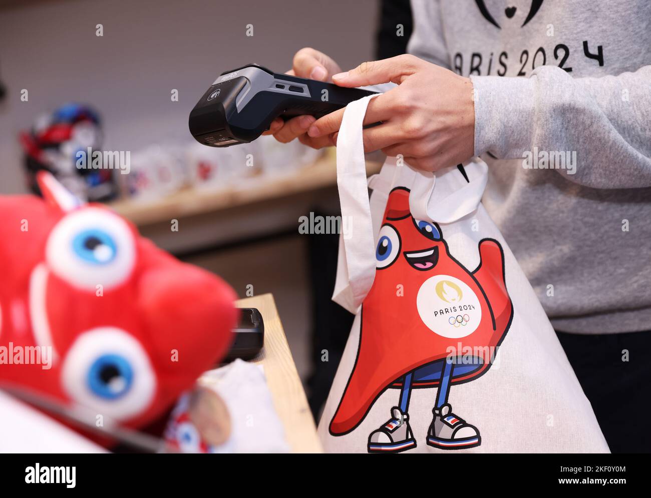 Paris, France. 15th Nov, 2022. A staff member works at the first Paris ...
