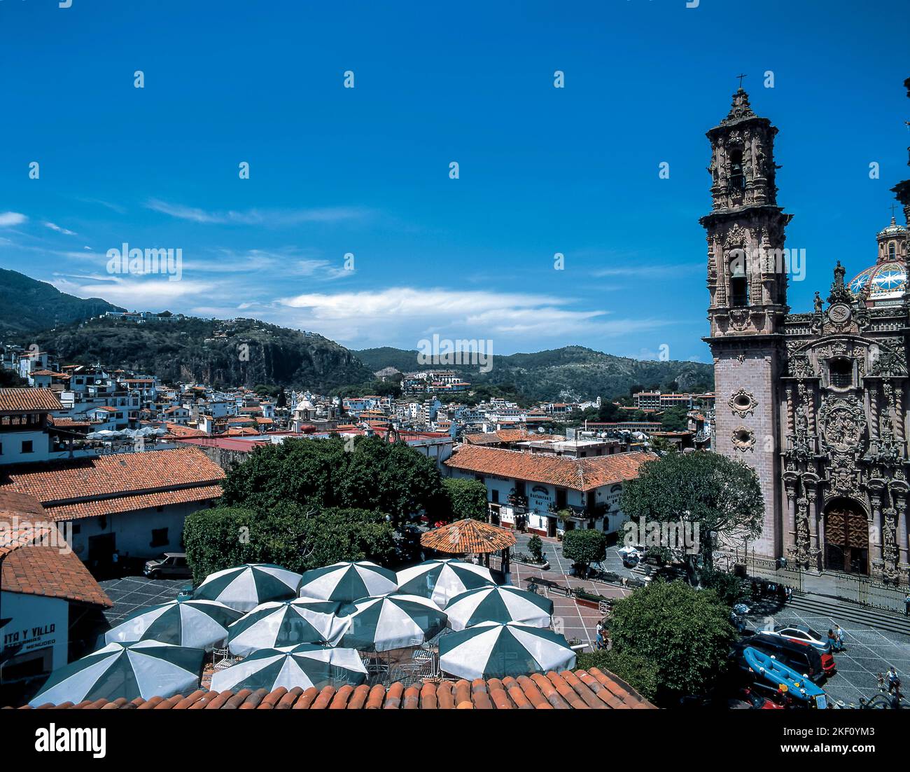 Old colonial center taxco hi-res stock photography and images - Alamy