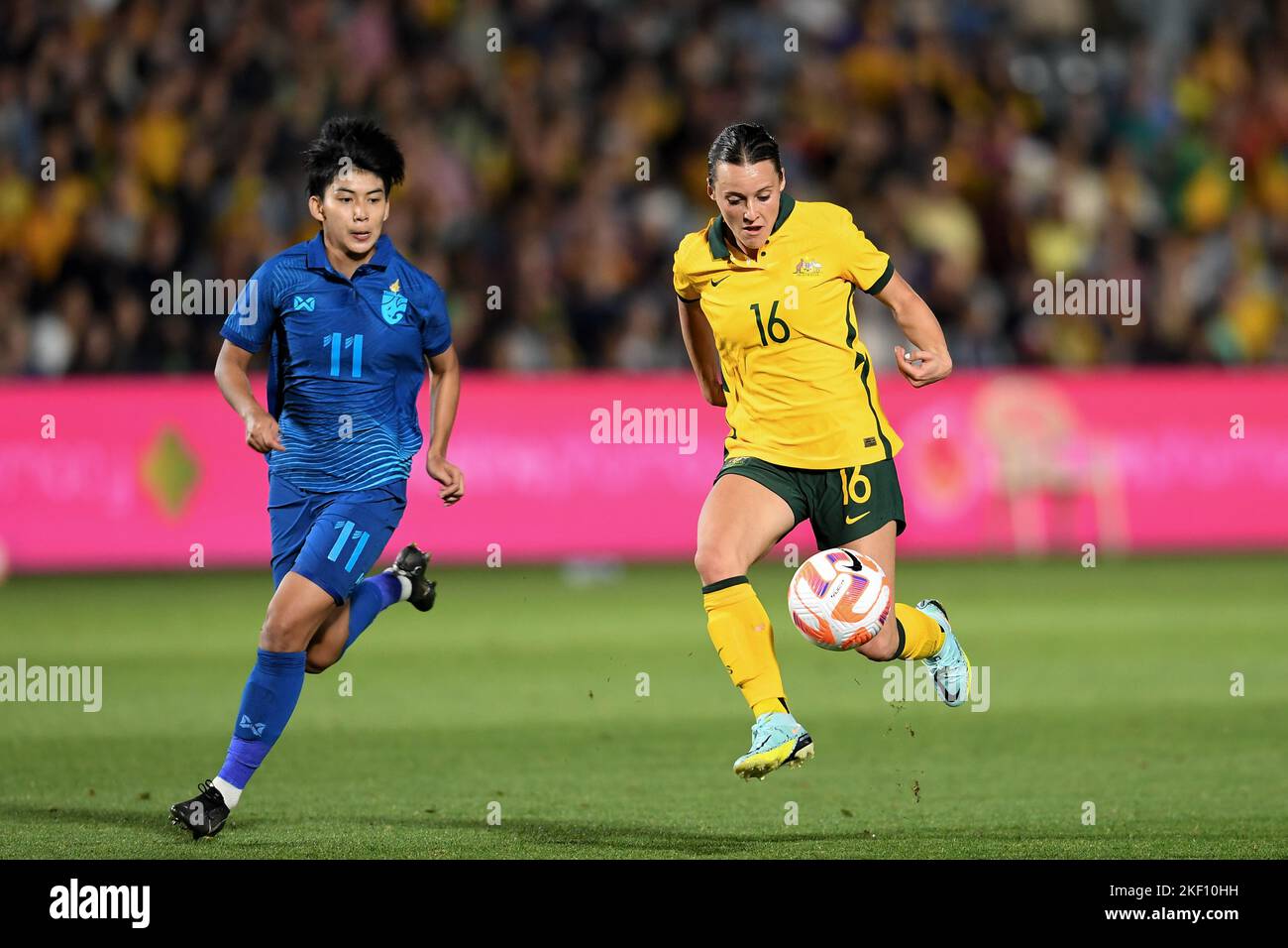 GOSFORD, AUSTRALIA - NOVEMBER 15: Hayley Raso of Australia controls the ...