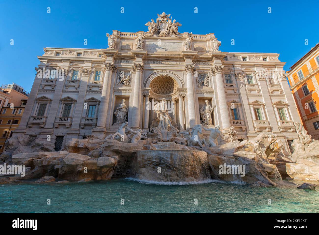 Three coins in the fountain movie hi-res stock photography and images - Alamy