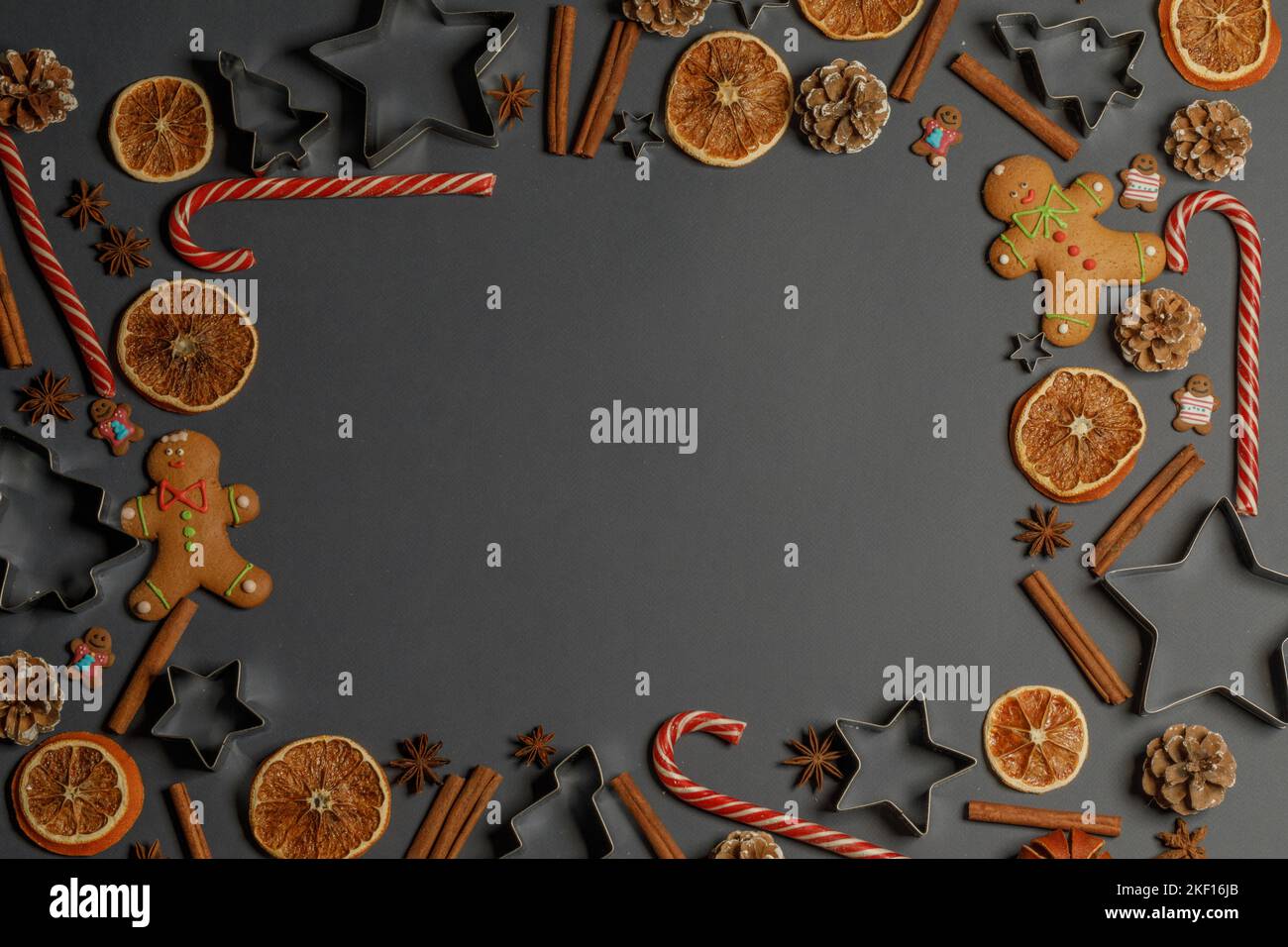 Christmas food border frame. Gingerbread cookies, spices and ...