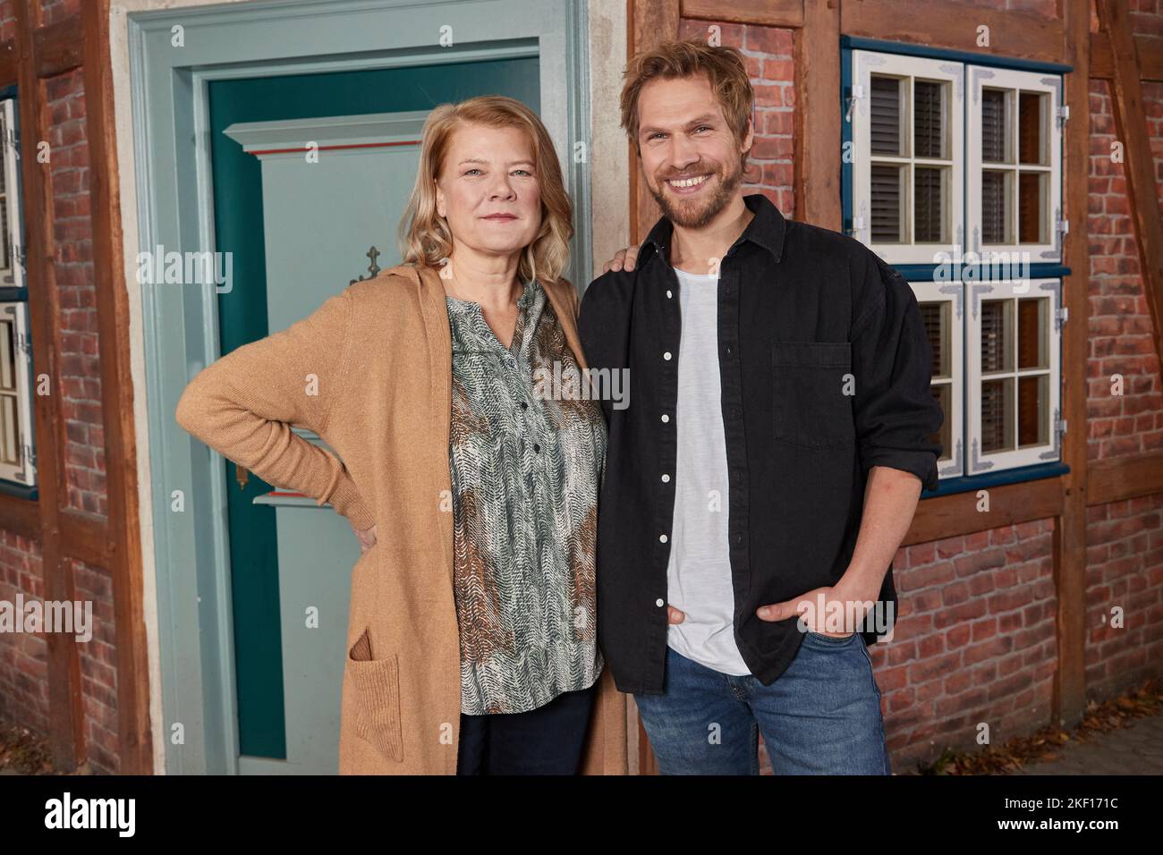 14 November 2022, Lower Saxony, Lüneburg: Actors Anna Bardorf as "Silke ...