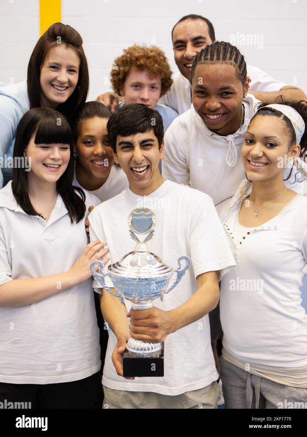 Sports team teenagers trophy hi-res stock photography and images - Alamy