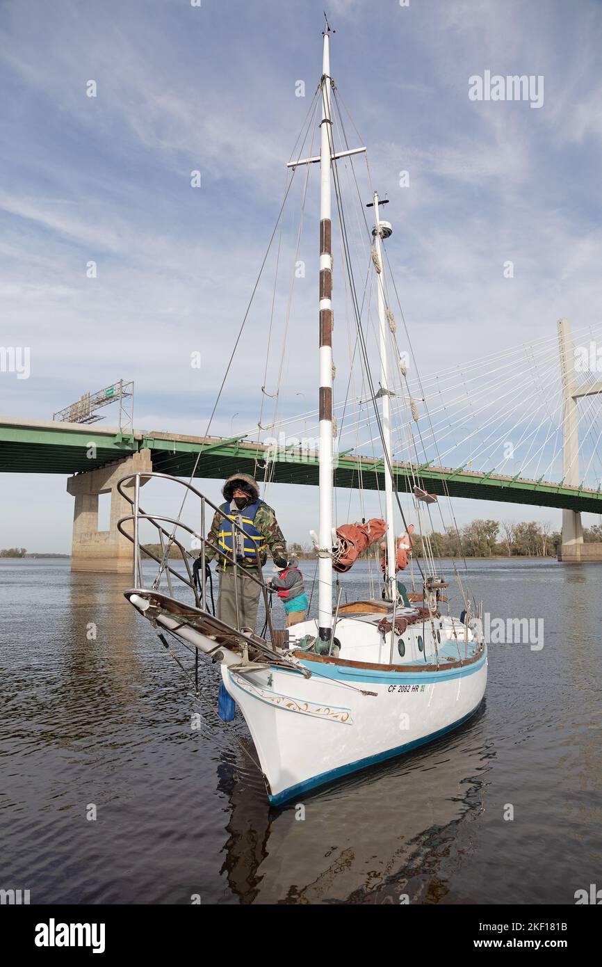 The Golden Rule sailboat operated by Veterans for Peace arrived in ...
