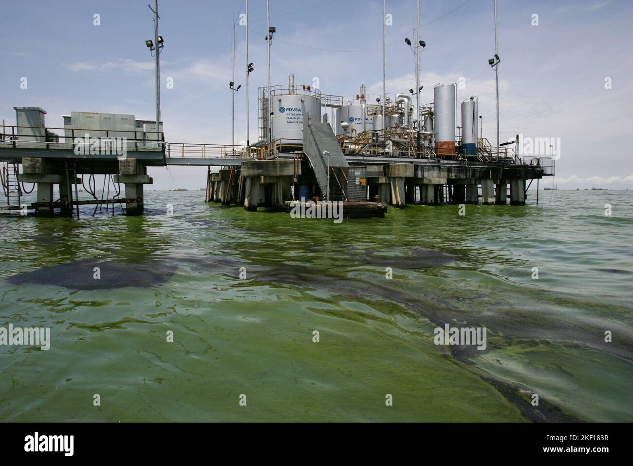 CABIMAS-ZULIA-VENEZUELA- 15-08-2011. A pumpjack is seen in an oil field ...