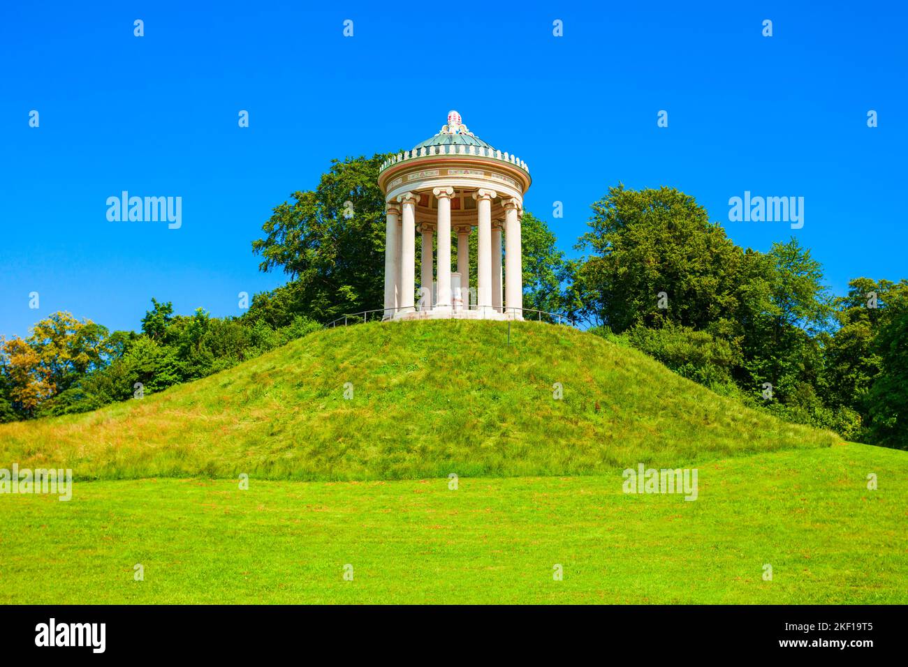 Monopteros, a Greek style temple in English Garden or Englischer Garten ...