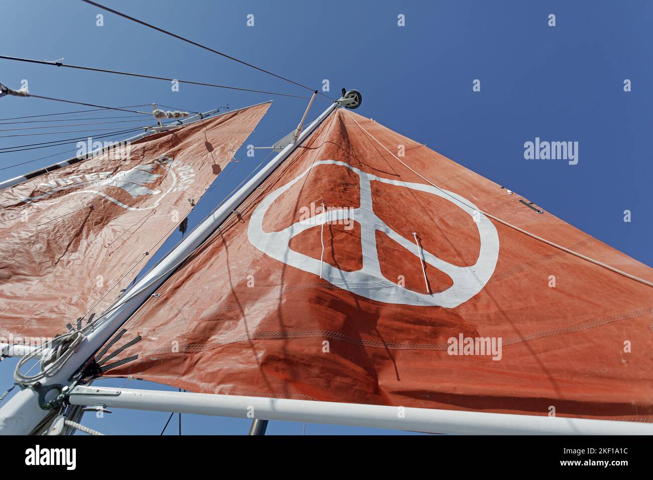 Golden rule ship hi-res stock photography and images - Alamy