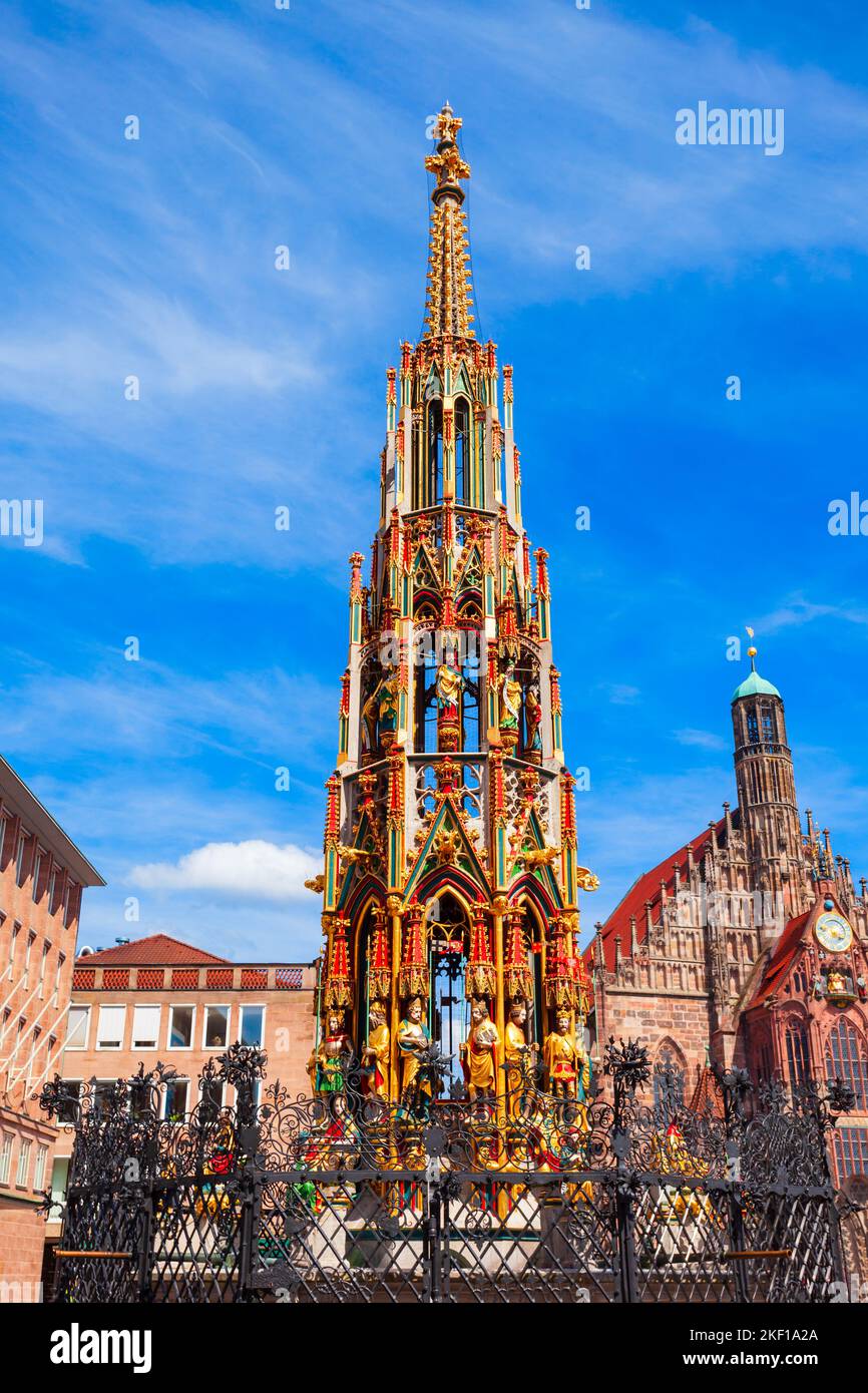 Schoner Brunnen ancient fountain and Frauenkirche Church at Hauptmarkt ...