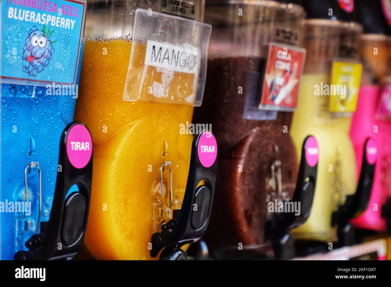 Ice dispensing machine hi-res stock photography and images - Alamy