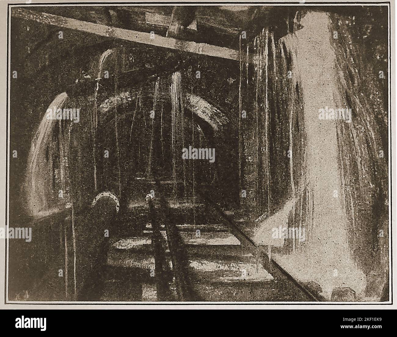 Water pouring through the roof hi-res stock photography and images - Alamy