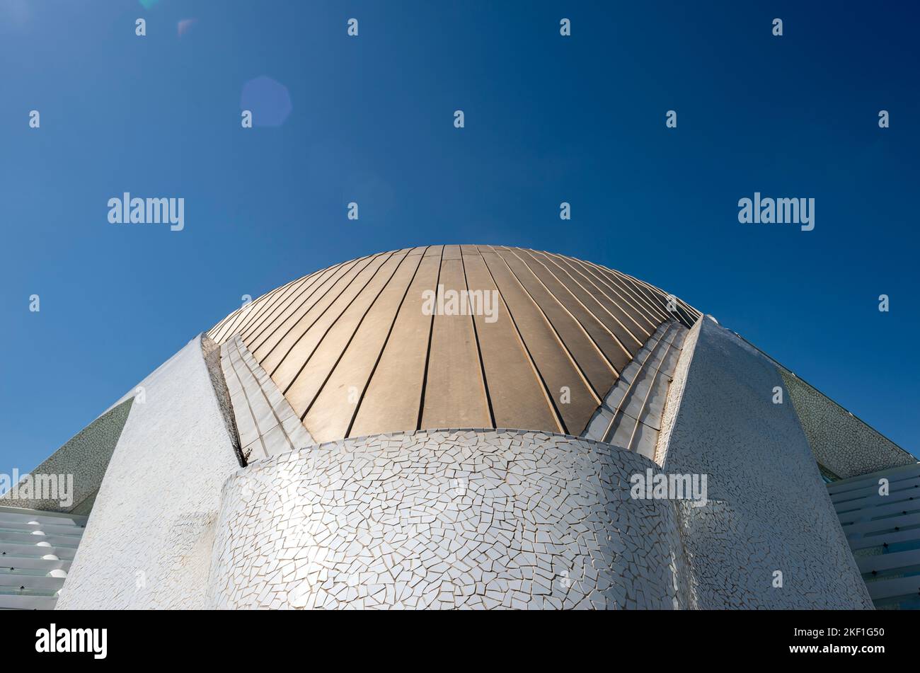 Imax cinema dome hi-res stock photography and images - Alamy