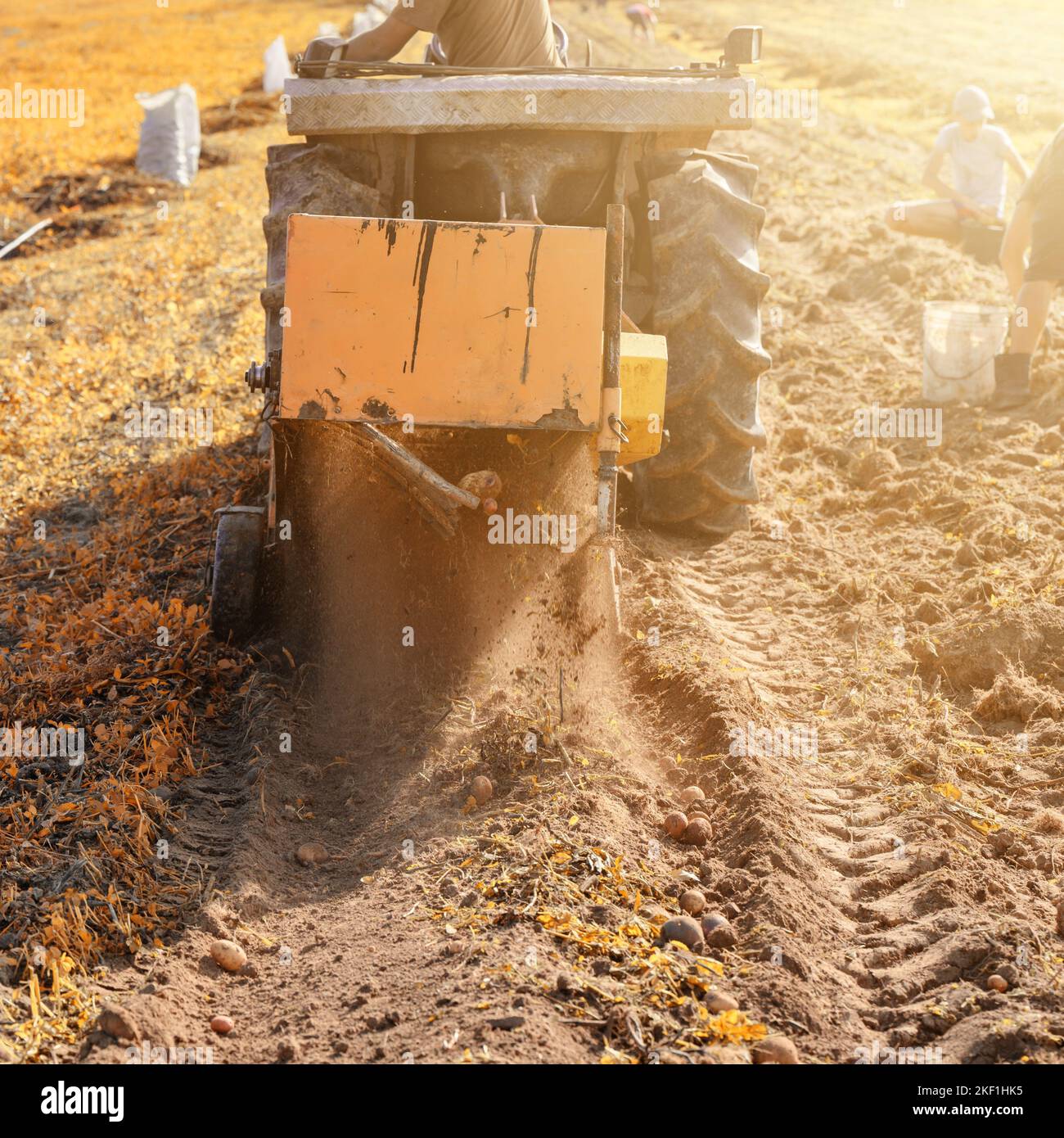 Vibrating sieve hi-res stock photography and images - Alamy