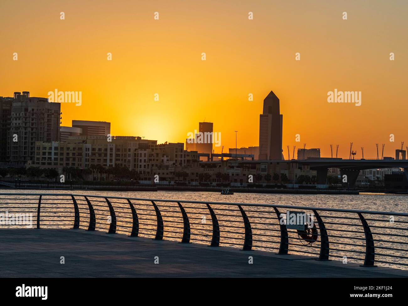 City skyline record hi-res stock photography and images - Alamy