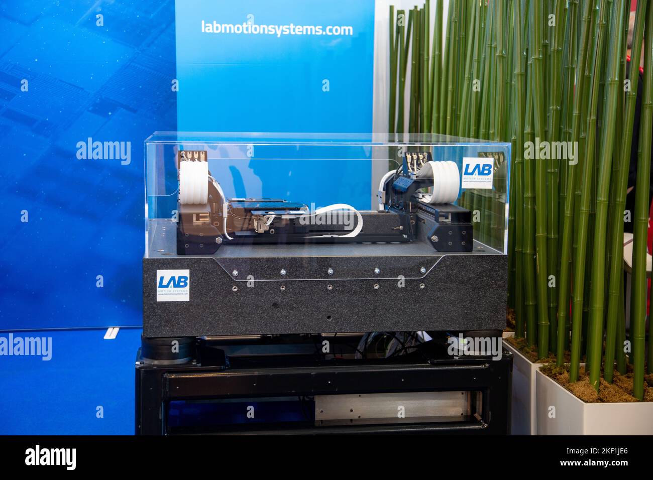 Munich, Germany. 15th Nov, 2022. LAB Motion Systems Halbleiterdrucker ...