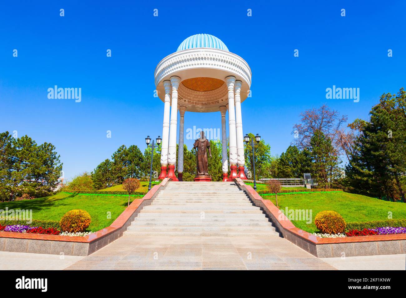 Alisher navoi park hi-res stock photography and images - Alamy