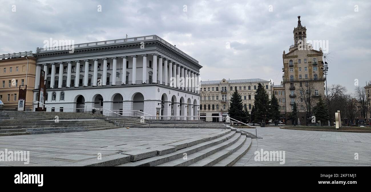 View empty independence square hi-res stock photography and images - Alamy