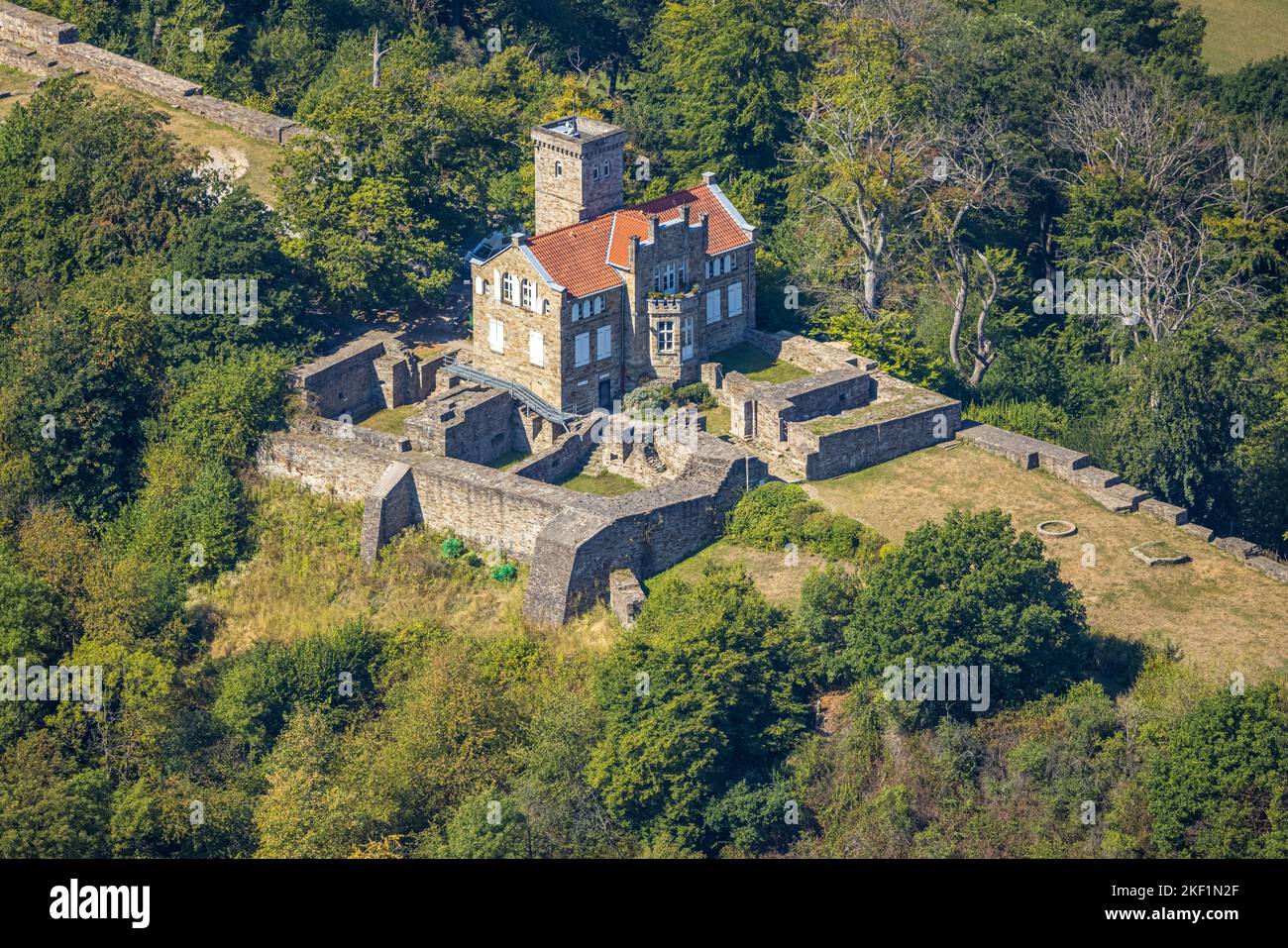 Country house custodis hi-res stock photography and images - Alamy
