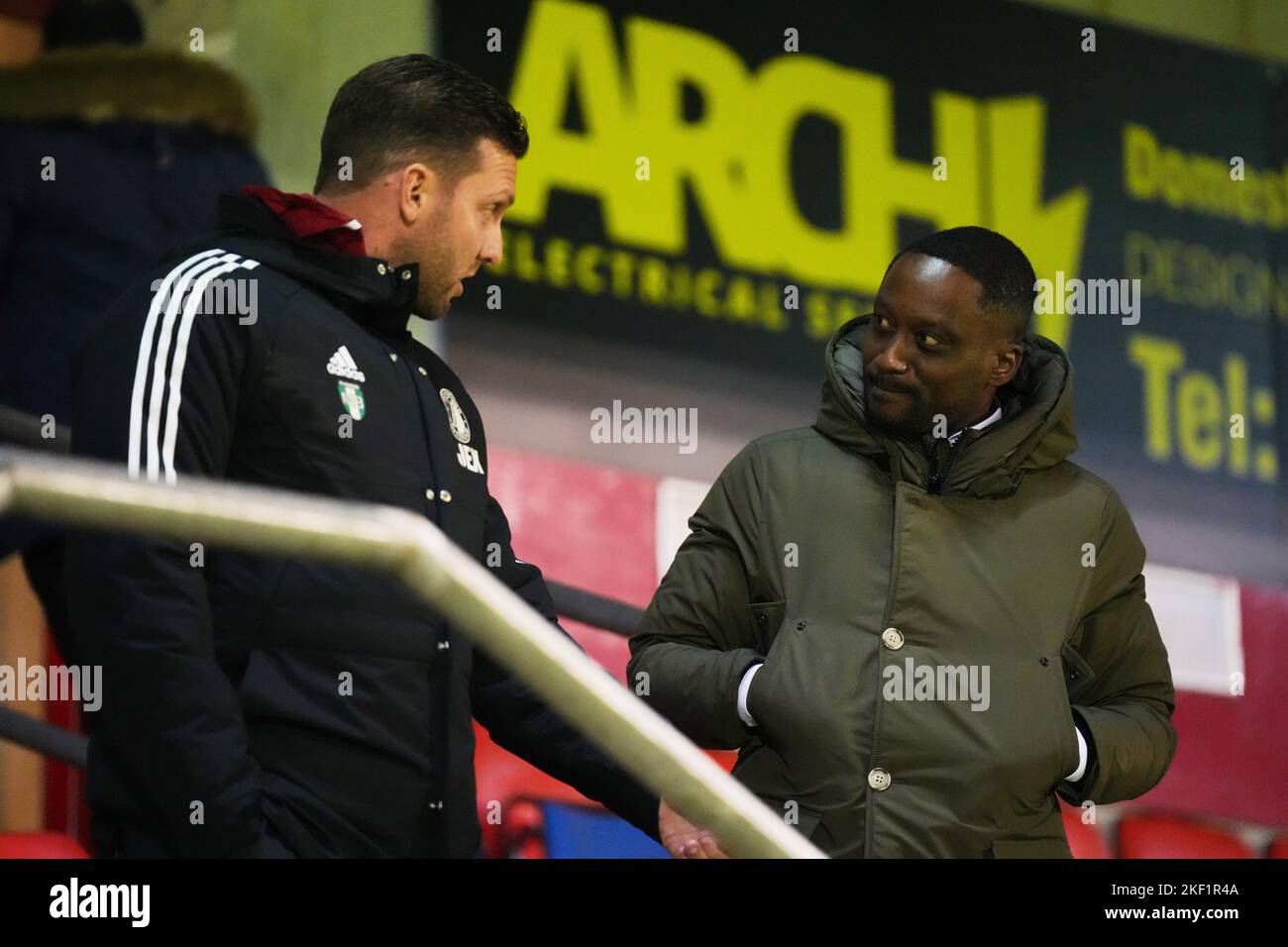 Dagenham, The United Kingdom. 15th Nov, 2022. Dagenham - coach Melvin ...