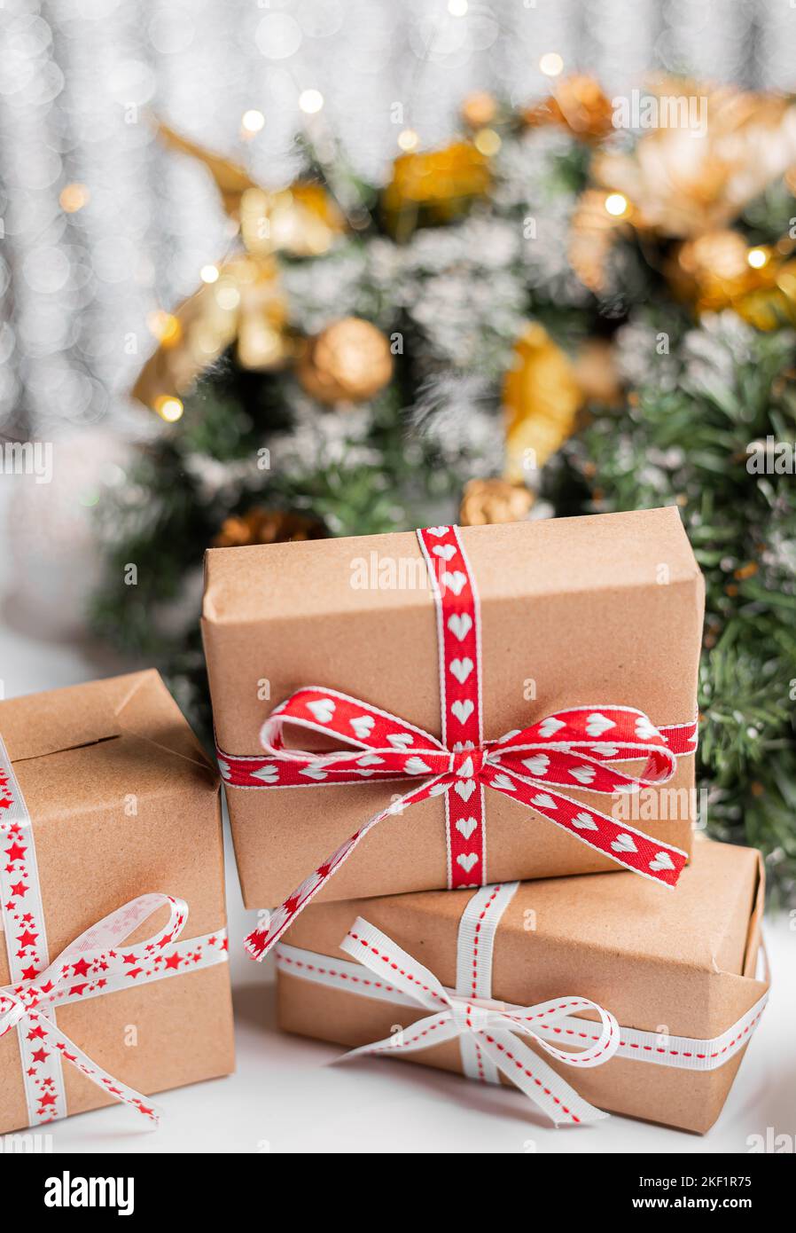 Merry christmas concepts with decorate gift box present and ornament ...