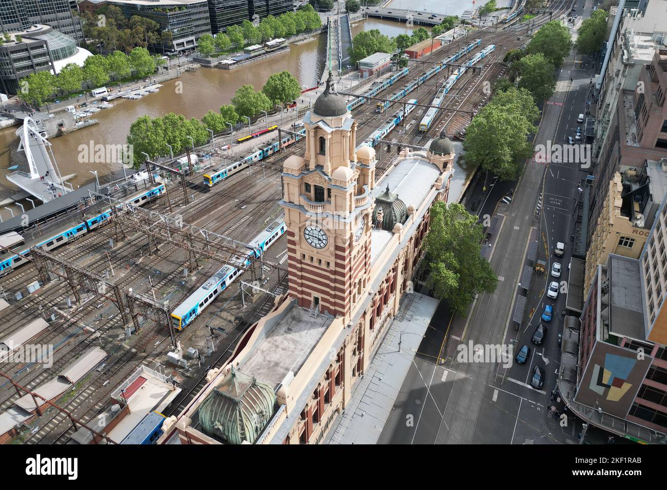 James street platform hi-res stock photography and images - Alamy