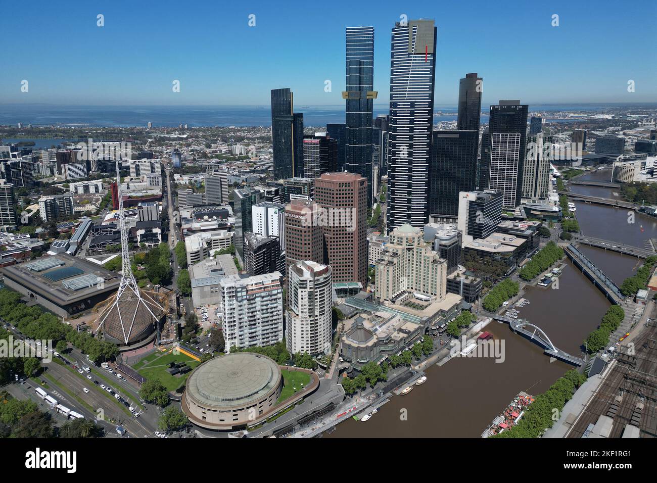 70 southbank boulevard hi-res stock photography and images - Alamy