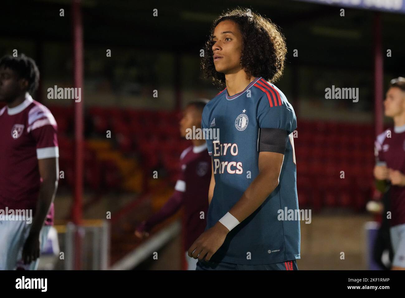 Dagenham, The United Kingdom. 15th Nov, 2022. Dagenham - Gjivai Zechiel ...