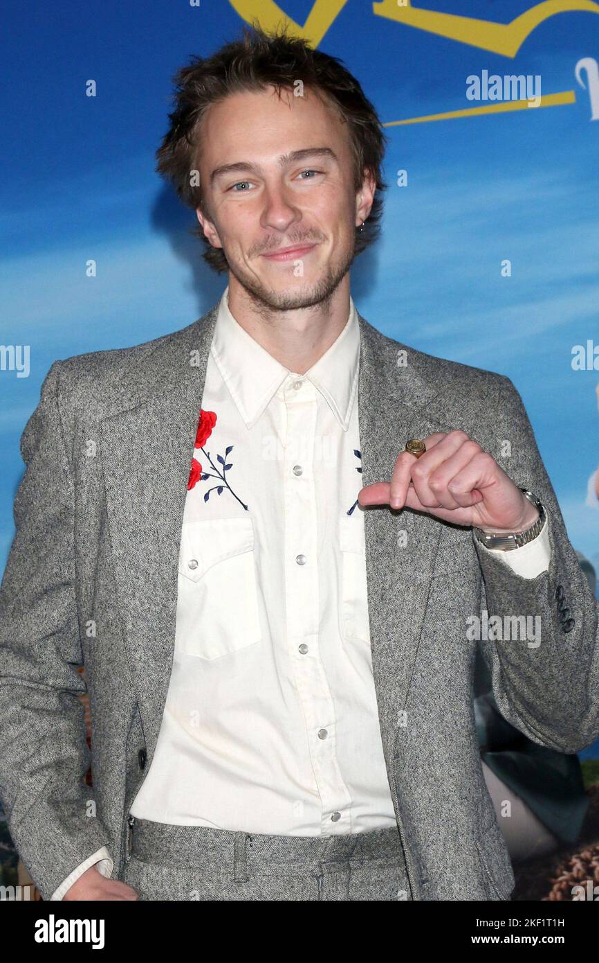 Los Angeles, CA. 14th Nov, 2022. Drew Starkey at arrivals for GLASS ...