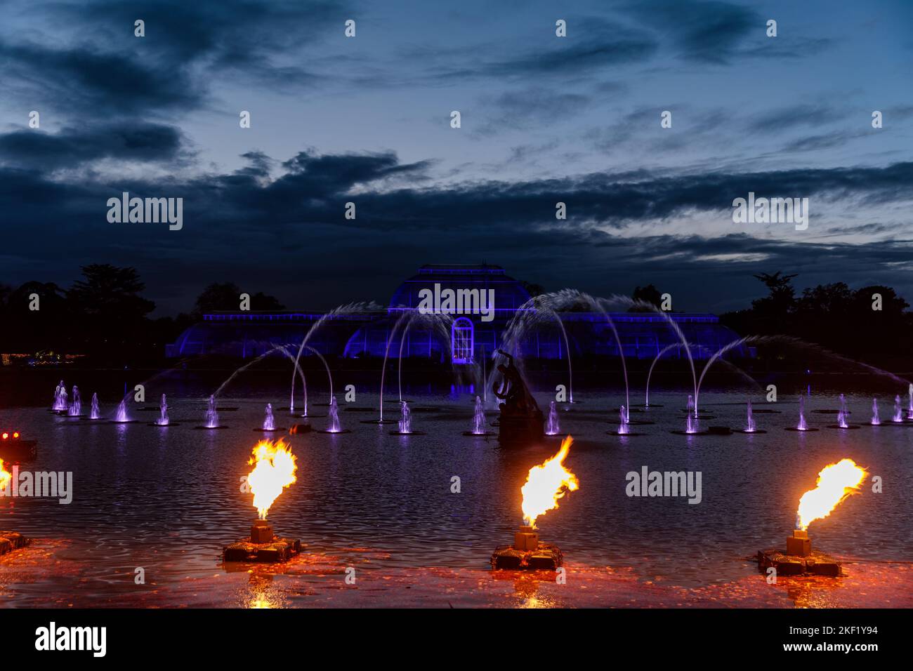 Kew Gardens, London, UK. 15th November 2022. Palm House Pond Show. Over ...