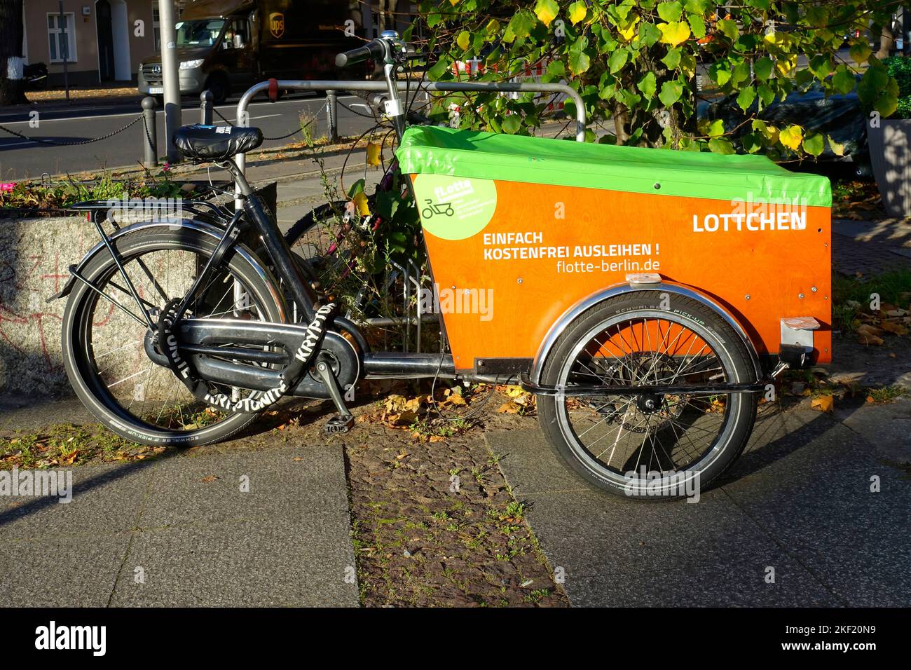 E-Cargo Bike Sharing, Lottchen, Flotte Berlin, Germany Stock Photo - Alamy