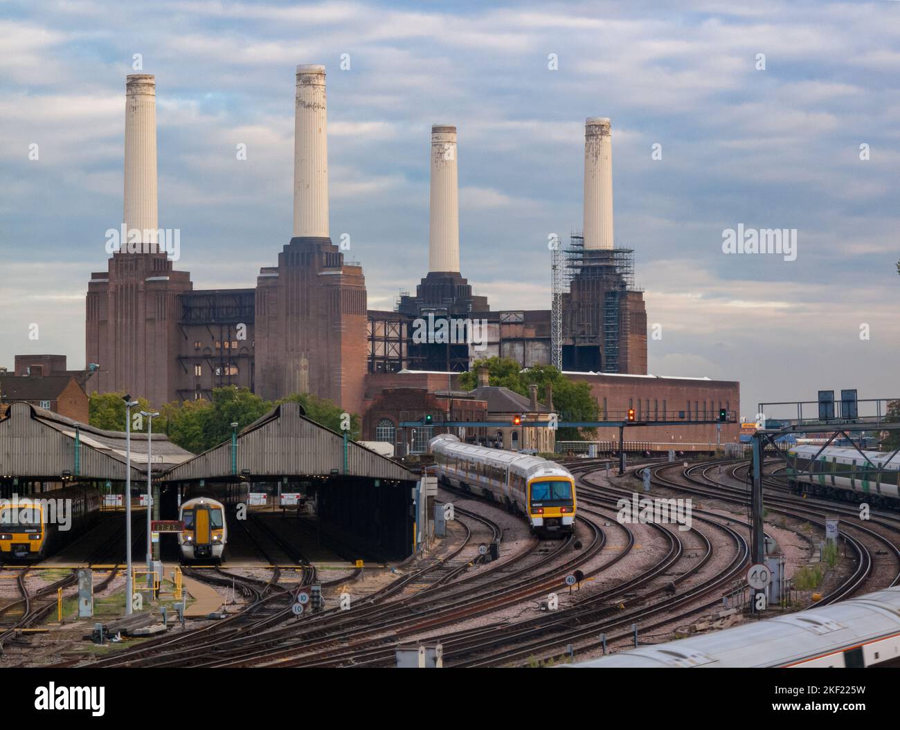 Battersea powerstation project hi-res stock photography and images - Alamy