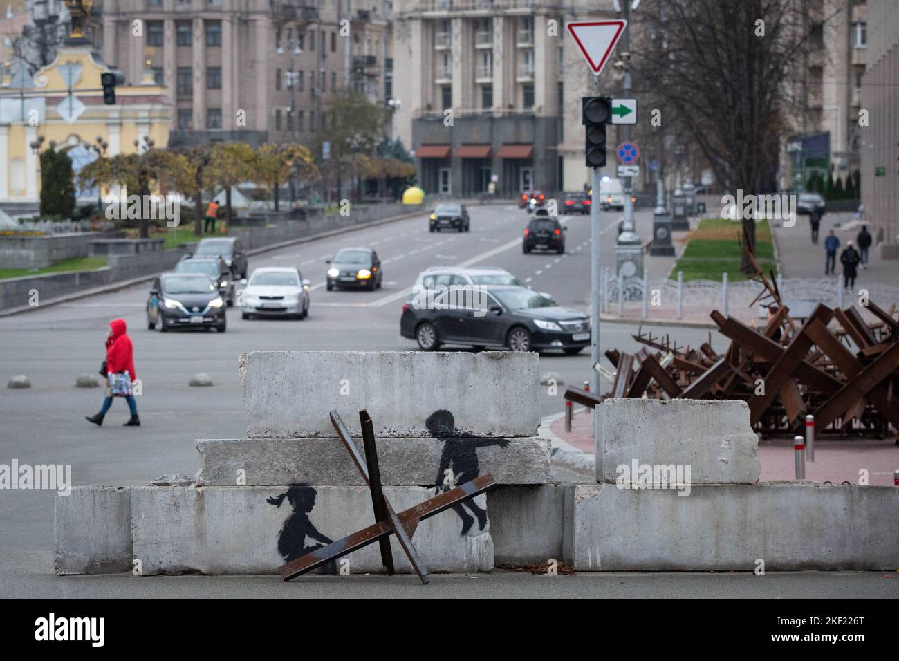 Banksy kid hi-res stock photography and images - Alamy