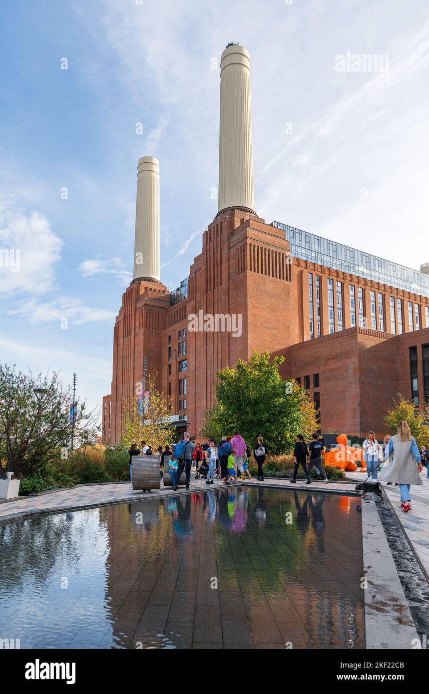 Battersea power station restoration hi-res stock photography and images ...