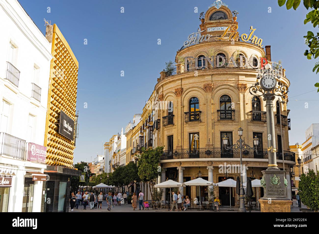 El Gallo Azul rotunda building in Jerez de la Frontera Stock Photo - Alamy