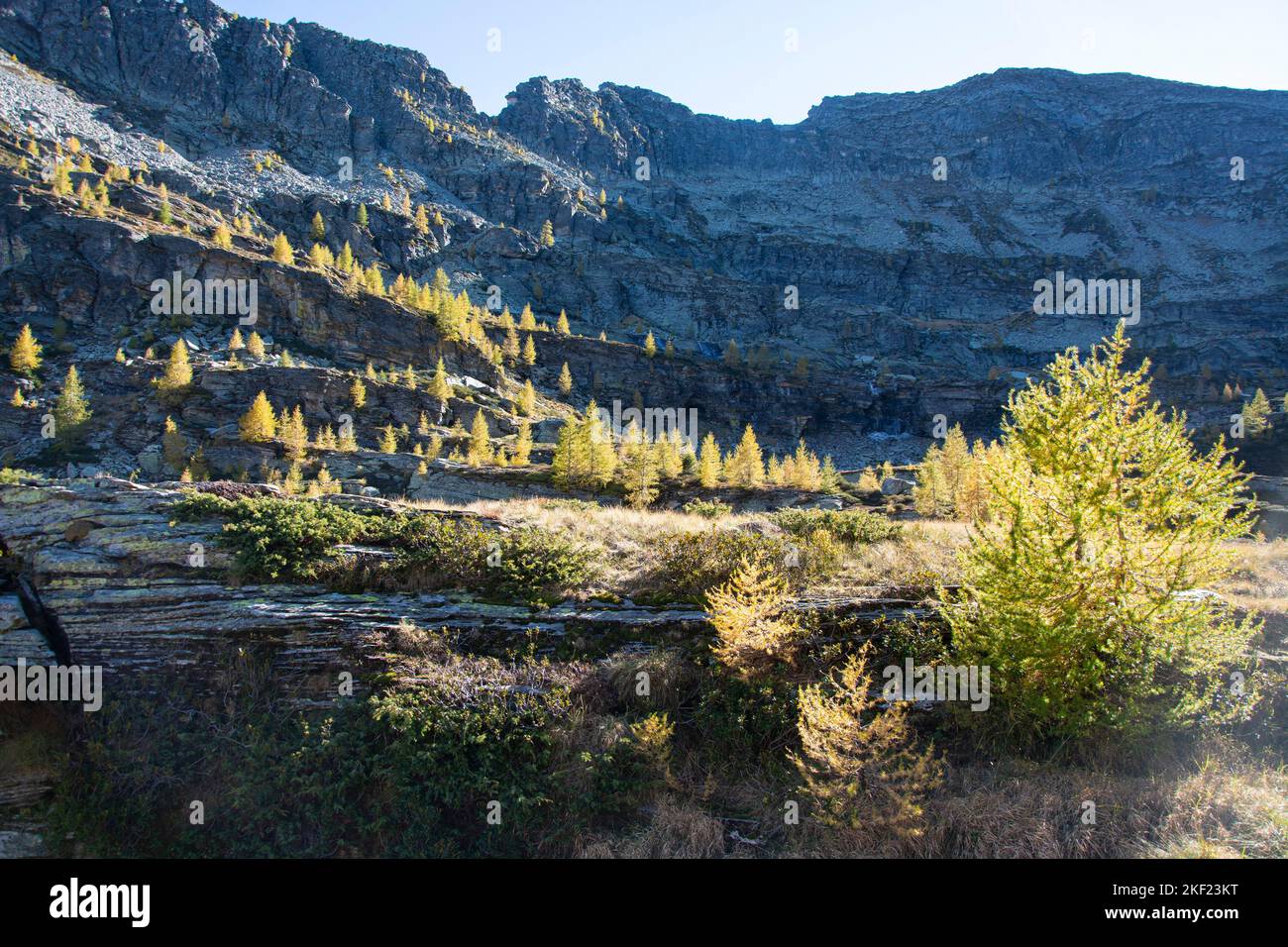 Wilde Berglandschaft rund um Cascina di Lago im Val Marcri, einem ...
