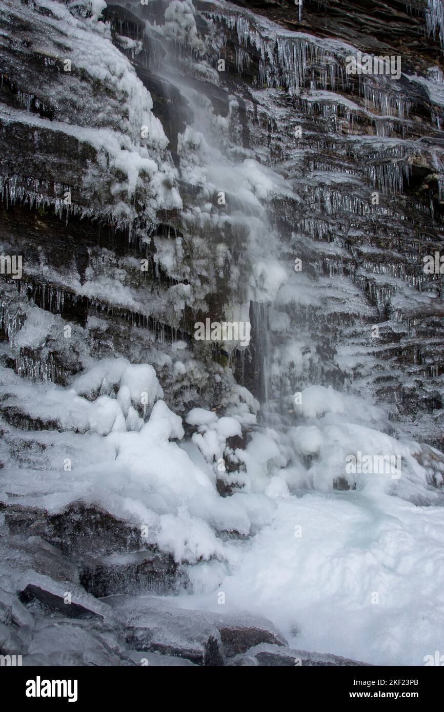 Wilde Berglandschaft rund um Cascina di Lago im Val Marcri, einem ...