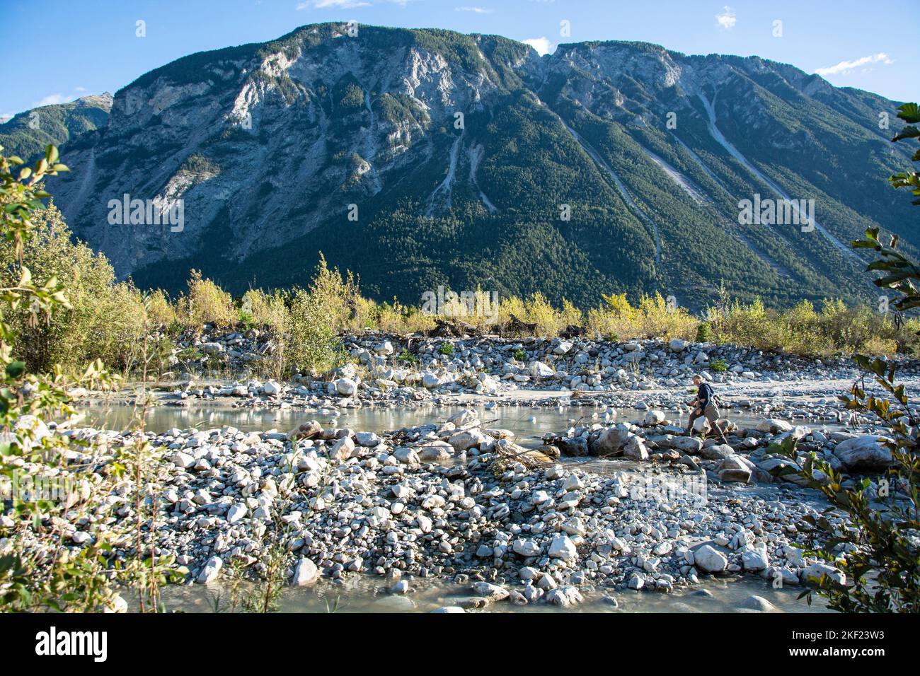 Die ungezähmte Rhone beim Walliser Pfynwald Stock Photo - Alamy