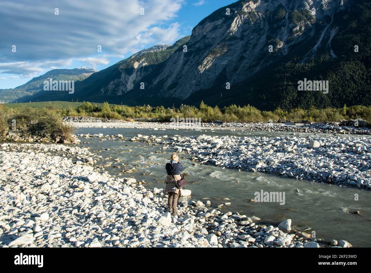 Die ungezähmte Rhone beim Walliser Pfynwald Stock Photo - Alamy