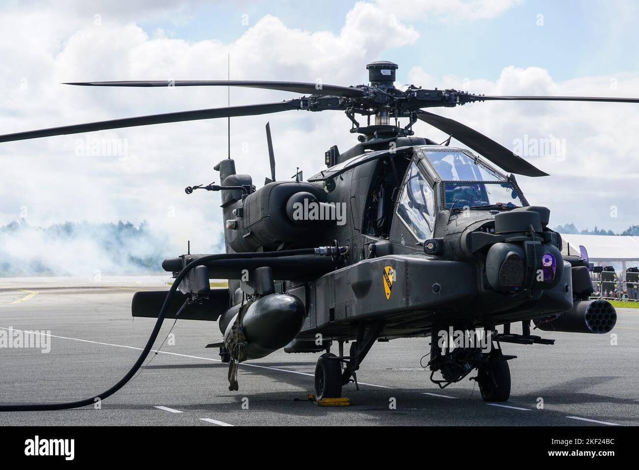 Helicopter refueling machine hi-res stock photography and images - Alamy