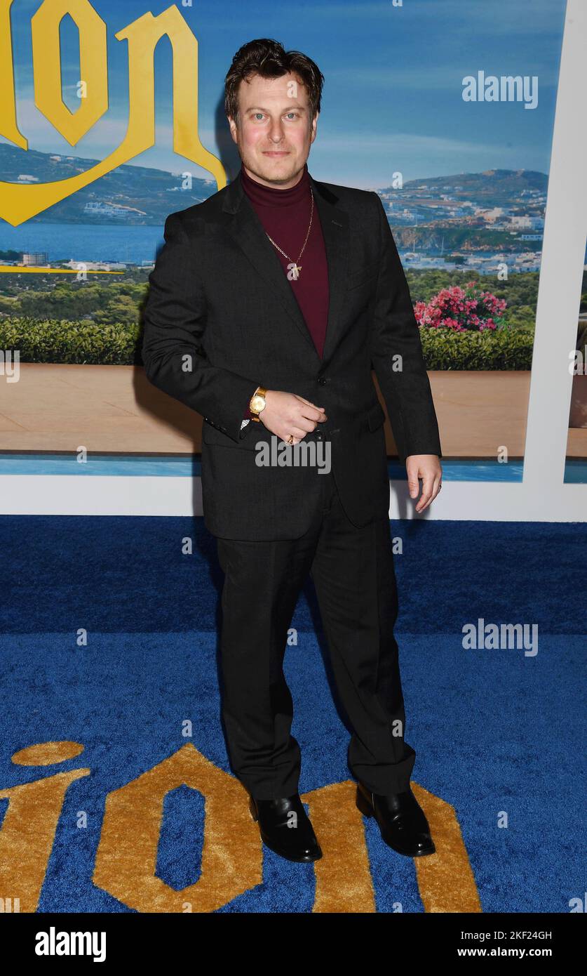 LOS ANGELES, CALIFORNIA - NOVEMBER 14: Noah Segan attends the premiere ...