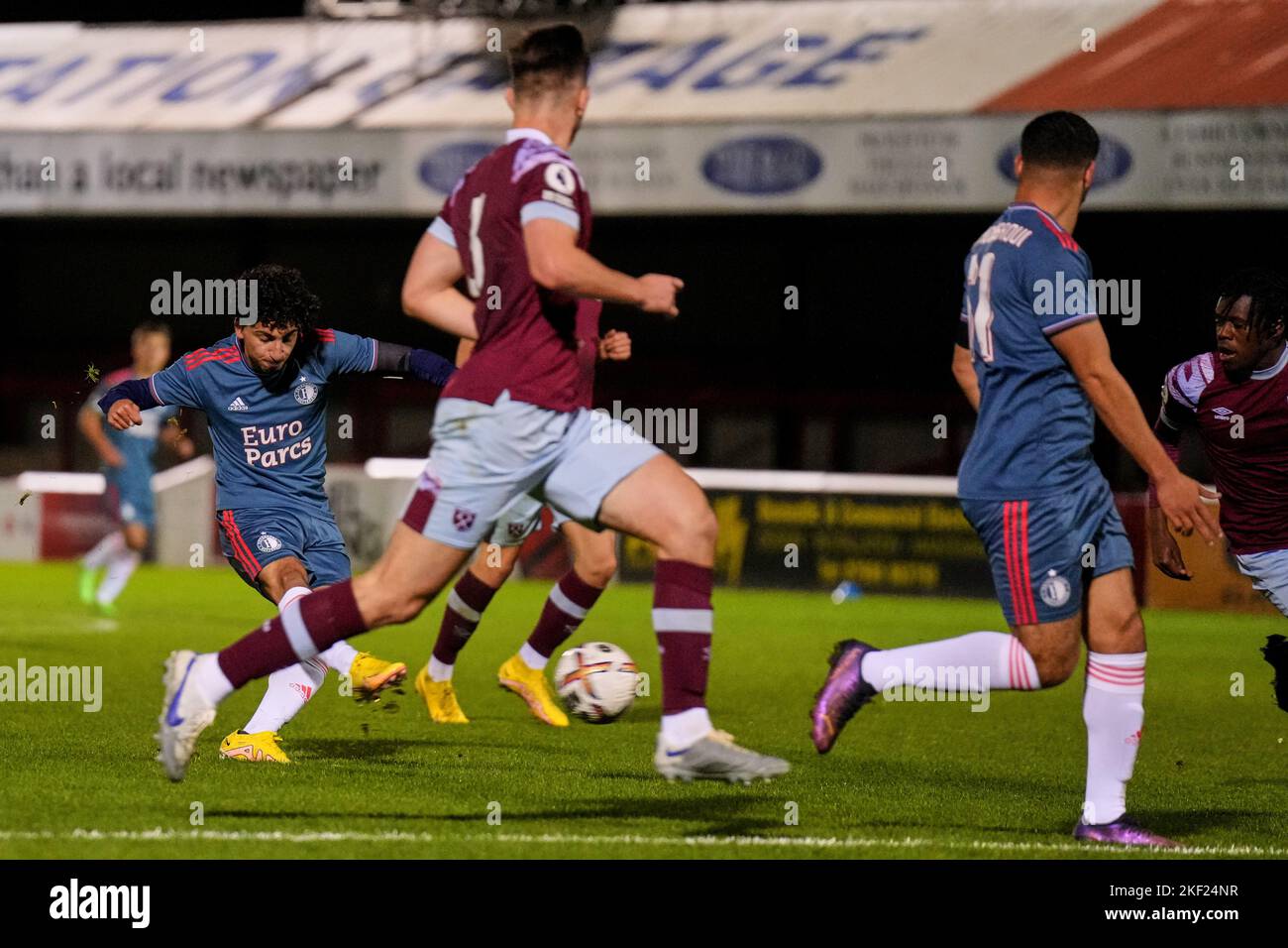 London borough barking dagenham stadium hi-res stock photography and ...