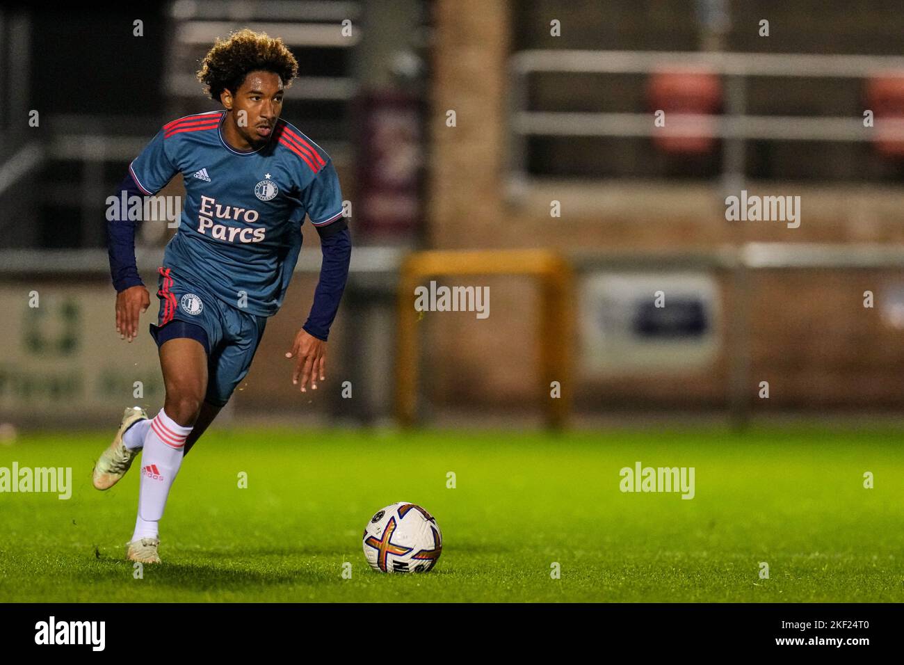 Dagenham, The United Kingdom. 15th Nov, 2022. Dagenham - Tidjany Toure ...